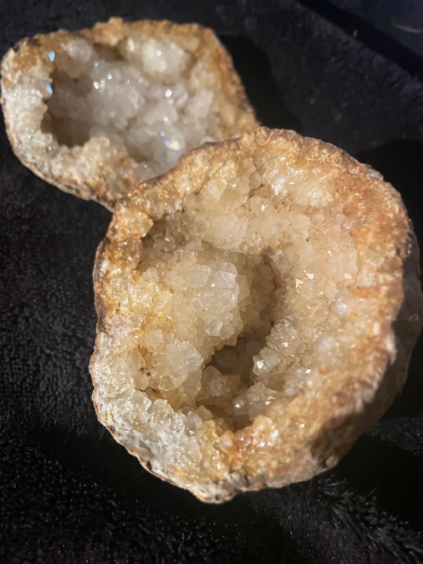 Premium Keokuk Geodes | Midwest Mineral Co.